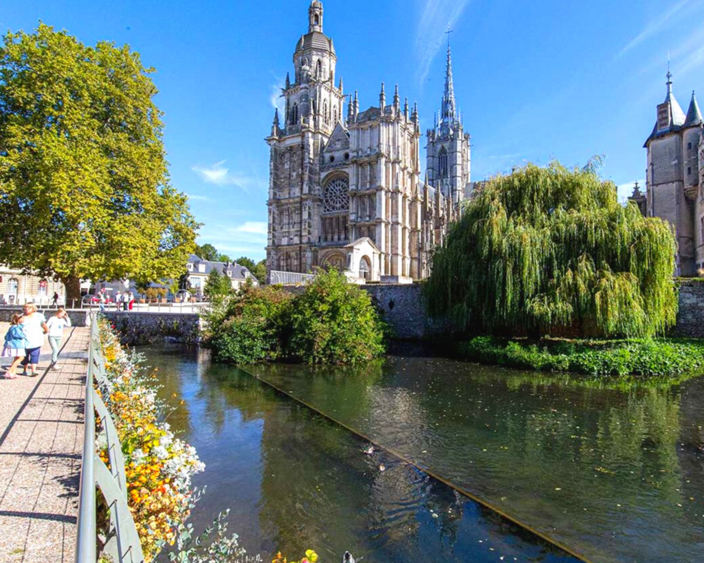 S'installer en Normandie : au bord de la mer, au cœur de l'histoire